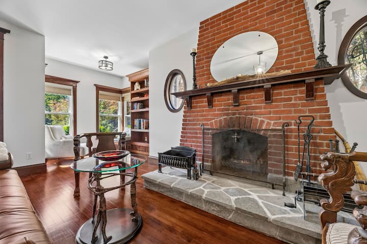 Lakeside Fall Getaway | Beach | Hot Tub | Sauna - Bowmanville