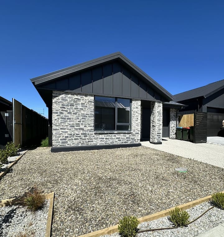 Family-friendly Alpine Retreat - Jacks Point - Lake Hayes