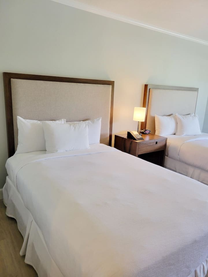 New! Kauai Oceanfront Resort W/4 Pools & Slides - Kauai, HI