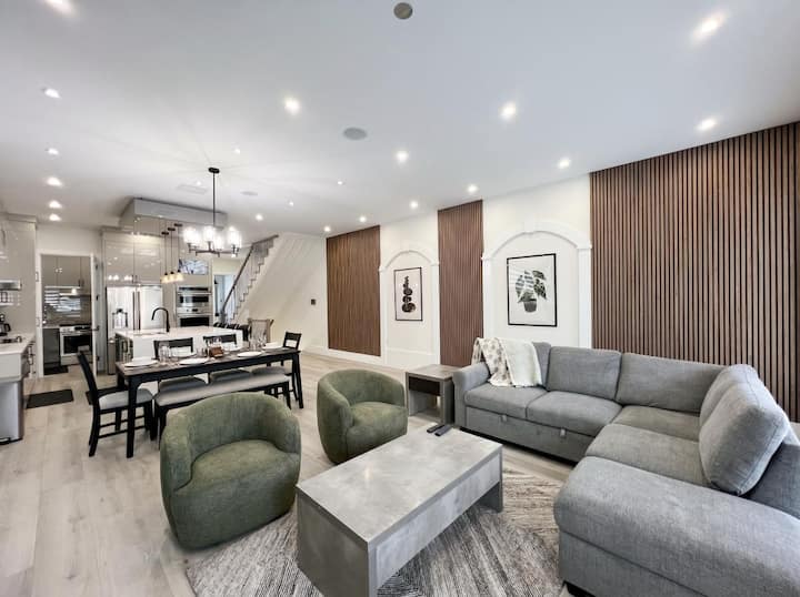 Stunning New-build In South Surrey | Steps From Sh - Surrey