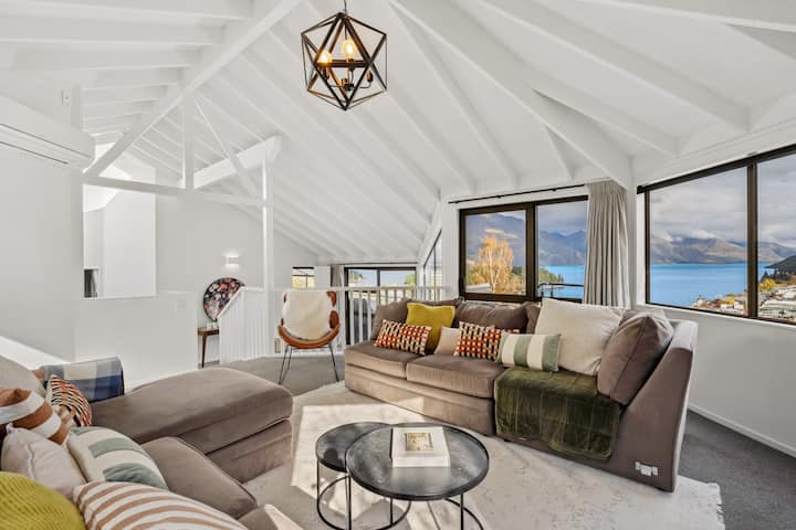 Large Queenstown Home - Views & Entertaining Areas - Queenstown
