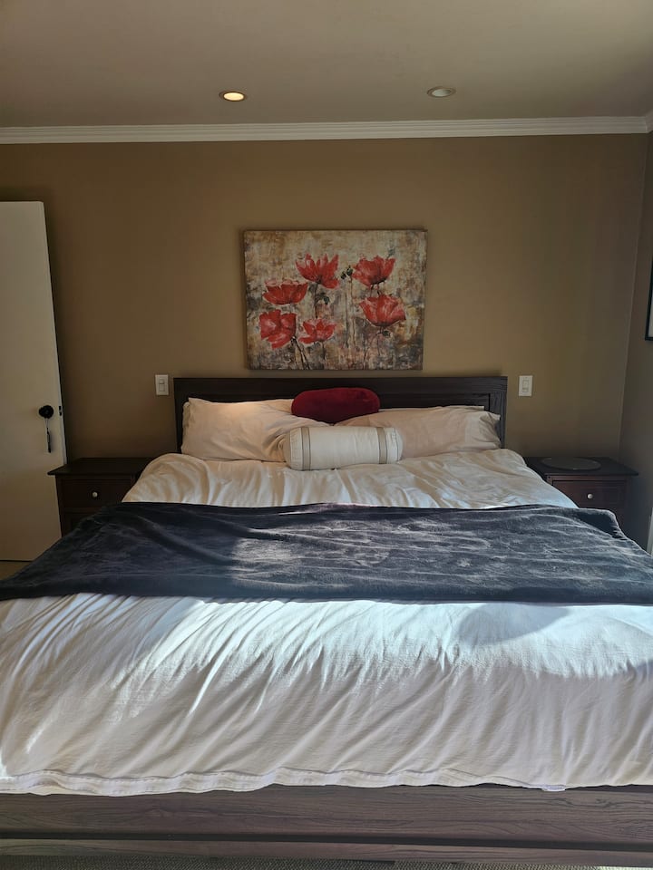 The Space To Meet Your Needs For The Moment - Newport Beach, CA