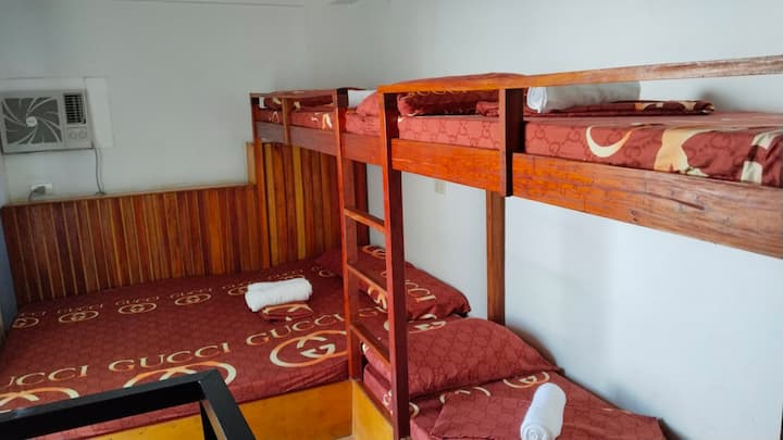 Cliff Cabanas - Loft W/ Sea View: Good For 8-10pax - Catmon