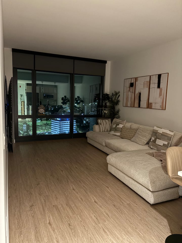 Luxury High Rise 5 Stars - Bronx, NY