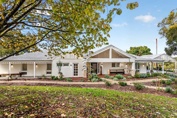 Fairview Main Residence - Woodside