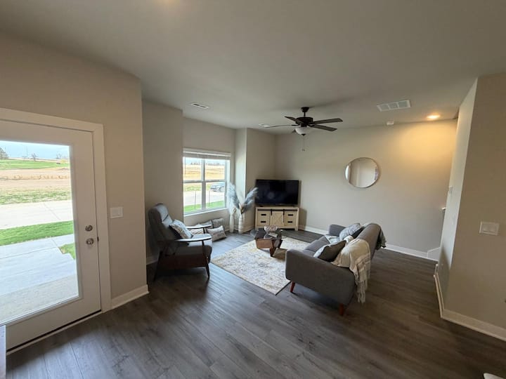 Cozy Cedar Rapids Stay W/ Garage - 錫達拉皮茲