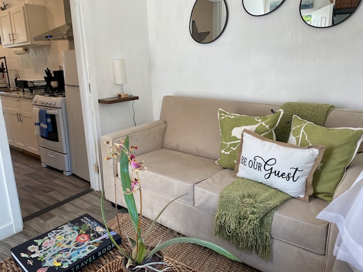 Pet Friendly Private Unit With Fully Fenced Patio - Carson, CA