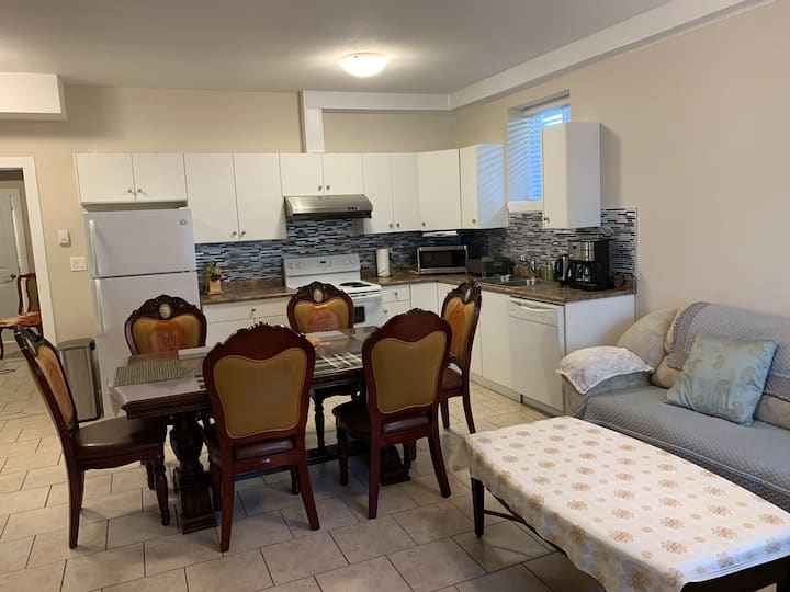 Wendyhome, With 4 Bedrooms And Separate Entrances. - Langley, BC
