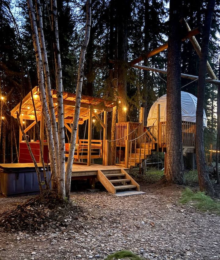Sky Pod Luna | Hot Tub | Private Deck & Bathroom - Golden