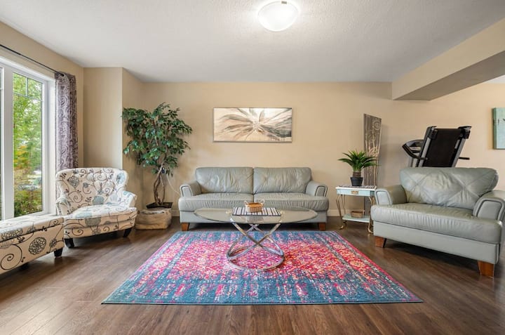 Specious • 4br • Ac • Sleeps 10 • Near Wem/airport - Edmonton
