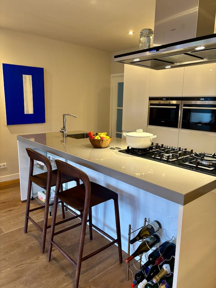 Quiet Waterside Escape In Vibrant De Pijp - Diemen