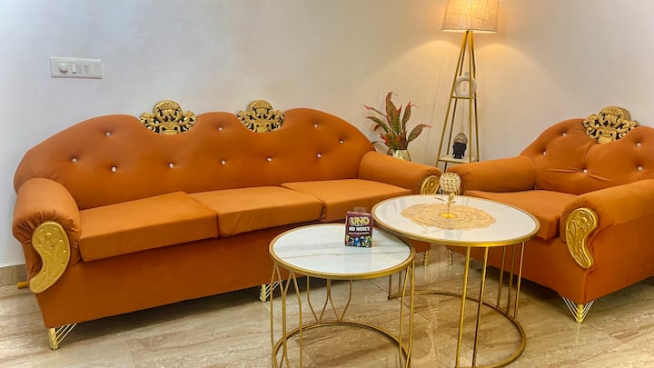 The Balcony | A Private 2bhk By Grover Homestay - Faridabad