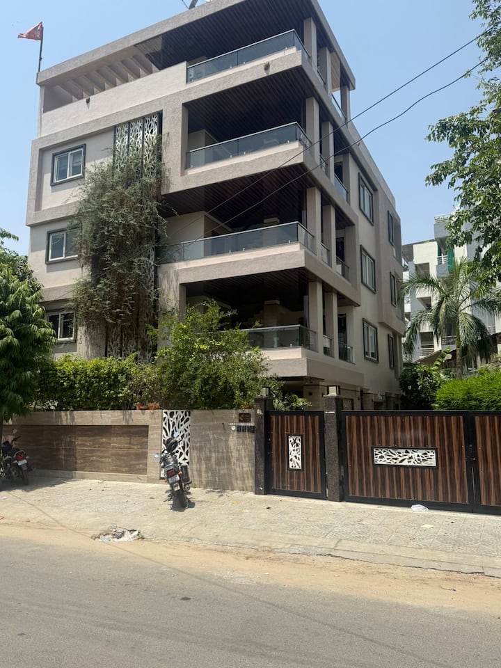 Grand 8br Villa In Bani Park | Family & Groups - Jaipur