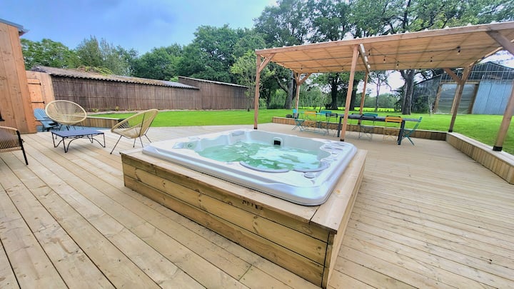 Maison De Campagne Avec Jacuzzi, 14 Places - Redon