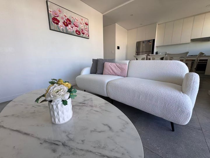 Quiet & Comfortable 2br Apartment For Families - Blacktown