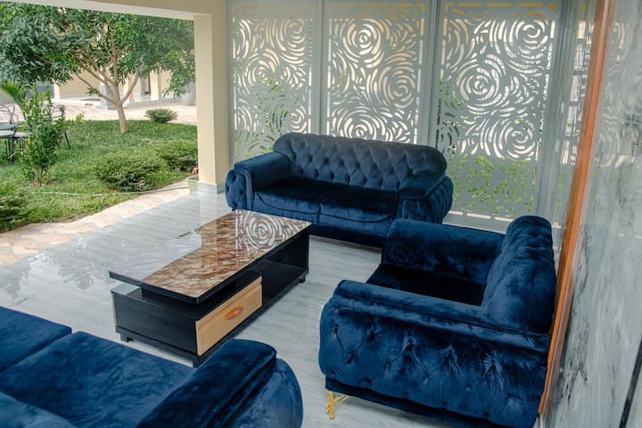 Location Entière De L’appartement Et La Parcelle - Lubumbashi