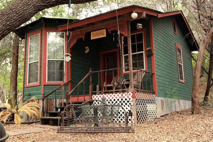 Victorian Cottage On Hamilton Creek, Tx - Marble Falls, TX
