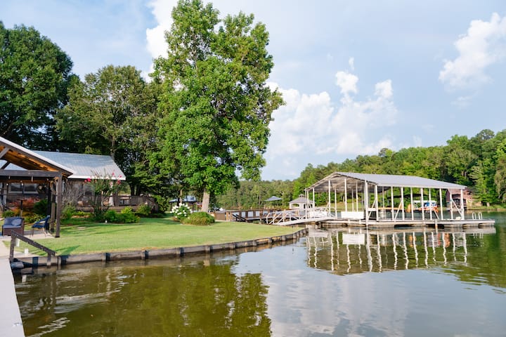Lake Martin Peninsula: 2 Covered Slips & Swim Area - Dadeville, AL