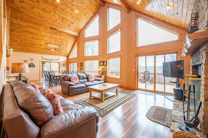Hidden Retreat W/ Hot Tub & Scenic Views - Maryland