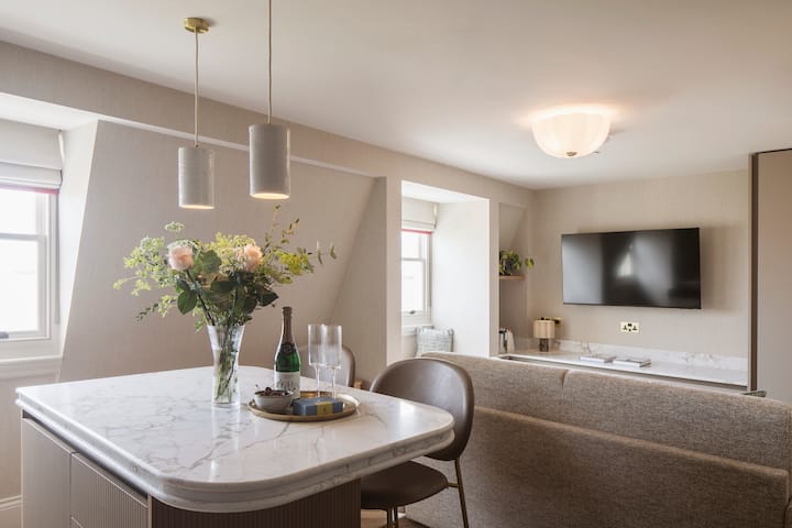 Brighton 1br Sea View Apartment (Suite 06) - Hove