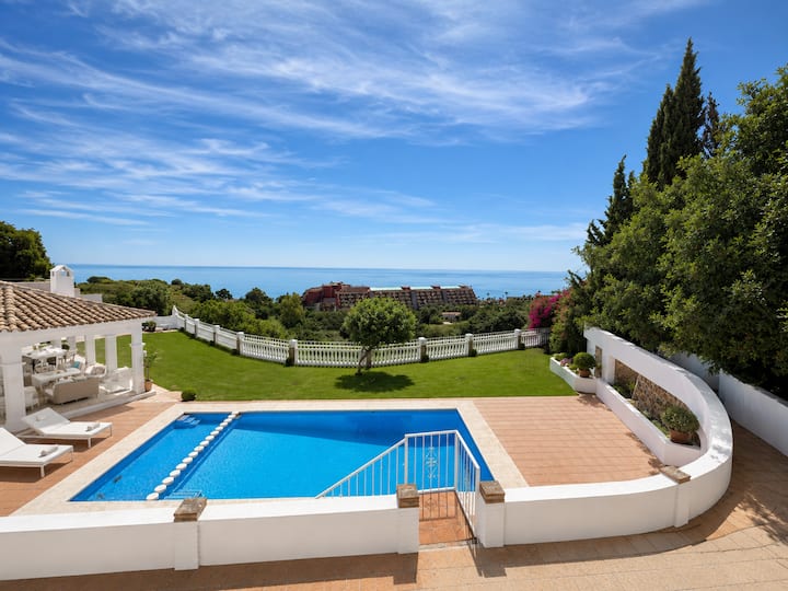 Villa With Panoramic Sea Views In La Capellanía - Benalmádena