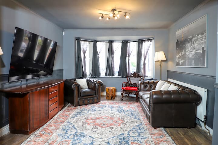 Stylish Doncaster Retreat With Garden & Parking - Doncaster