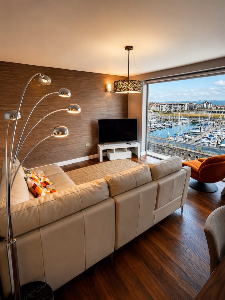 Luxury Marina Stay | Balcony, Parking, Views - Saltash