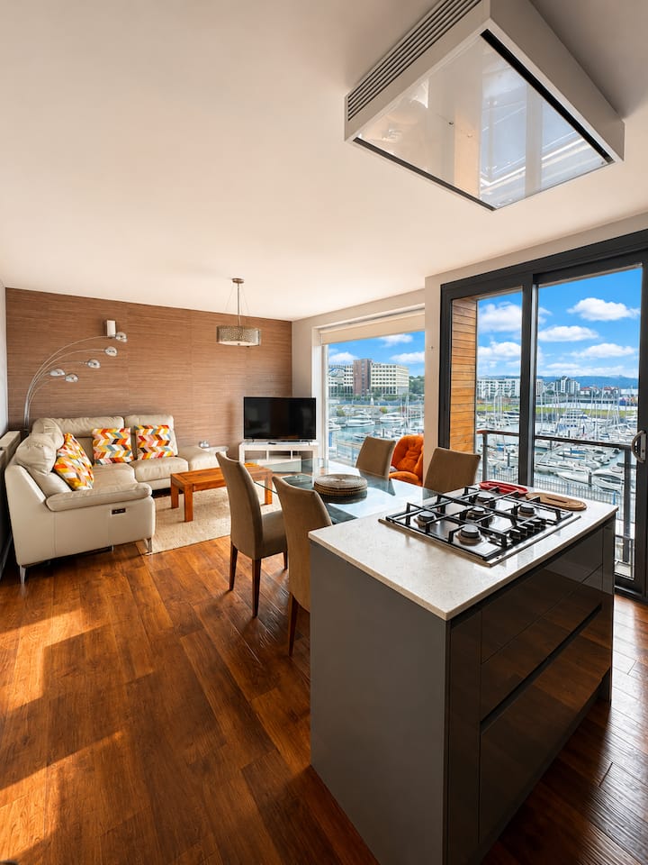High End Marina Stay Balcony, Sea Views+parking - Plymouth