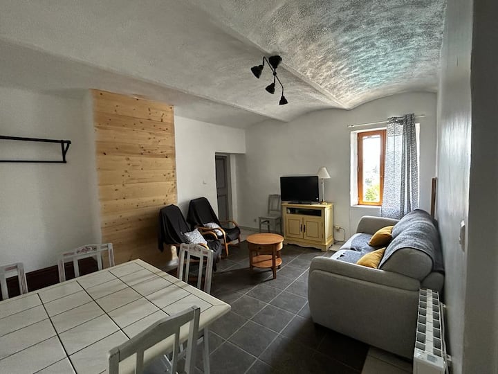 La Gagneraie : Gîte La Pigne De Pin - Berrias-et-Casteljau