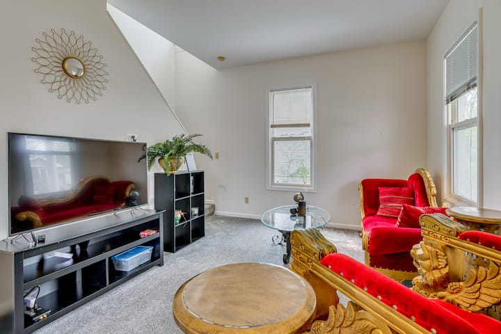 < 1 Mi To Uiuc! Family Game Day Hub W/ Large Yard - Champaign, IL