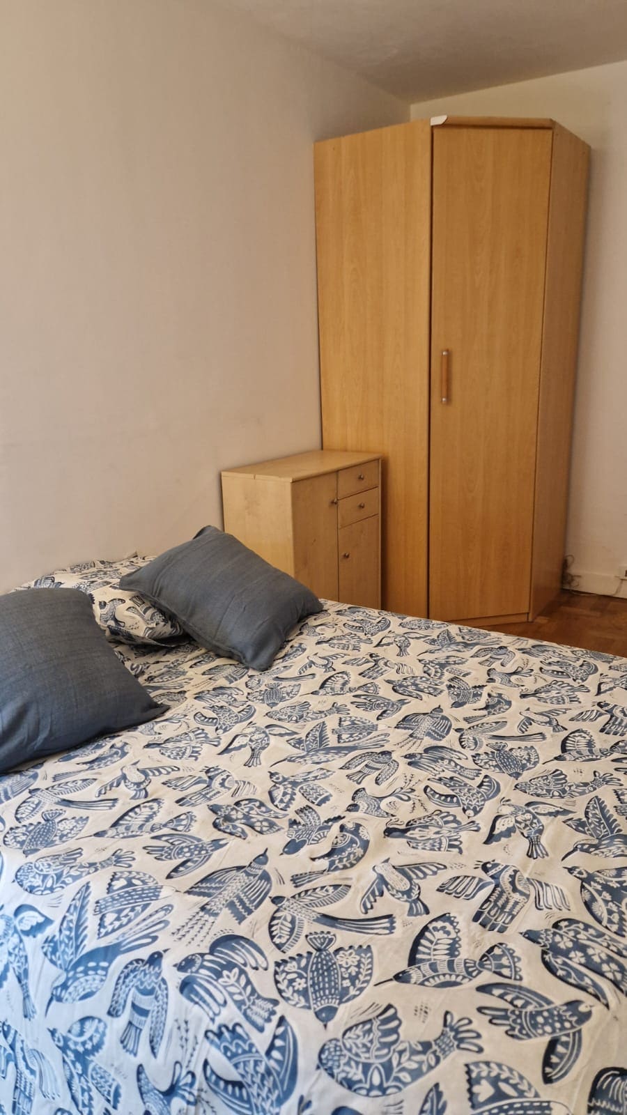 Bright apartment near Buttes-Chaumont - Flats for Rent in Paris, Île-de ...