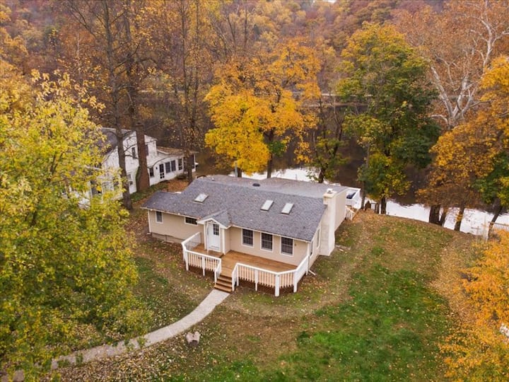 Riverfront Cottage - Lambertville, NJ