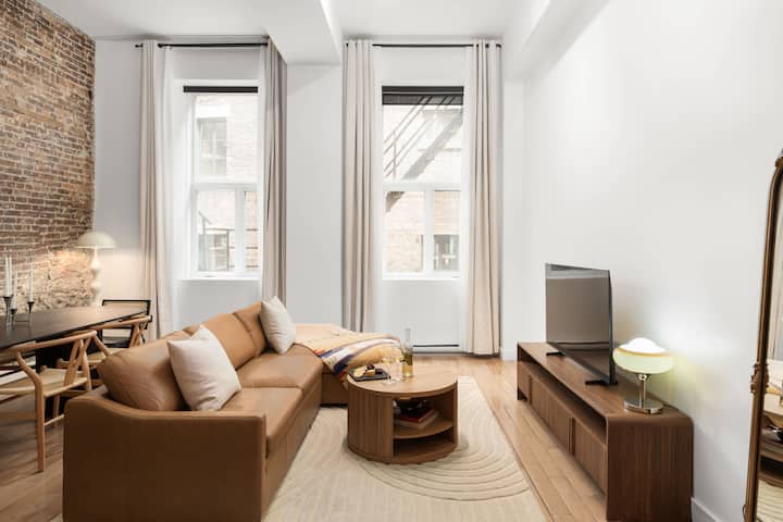 Executive Old Montreal Loft - Queen Bed + Sofa Bed - Longueuil