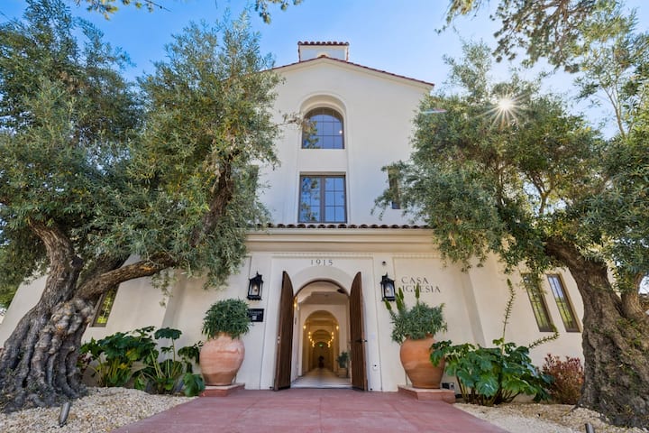 Casa Iglesia Studio 206 - Santa Barbara, CA