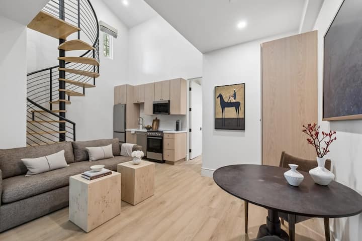 Casa Iglesia King Loft 301 - Santa Barbara, CA