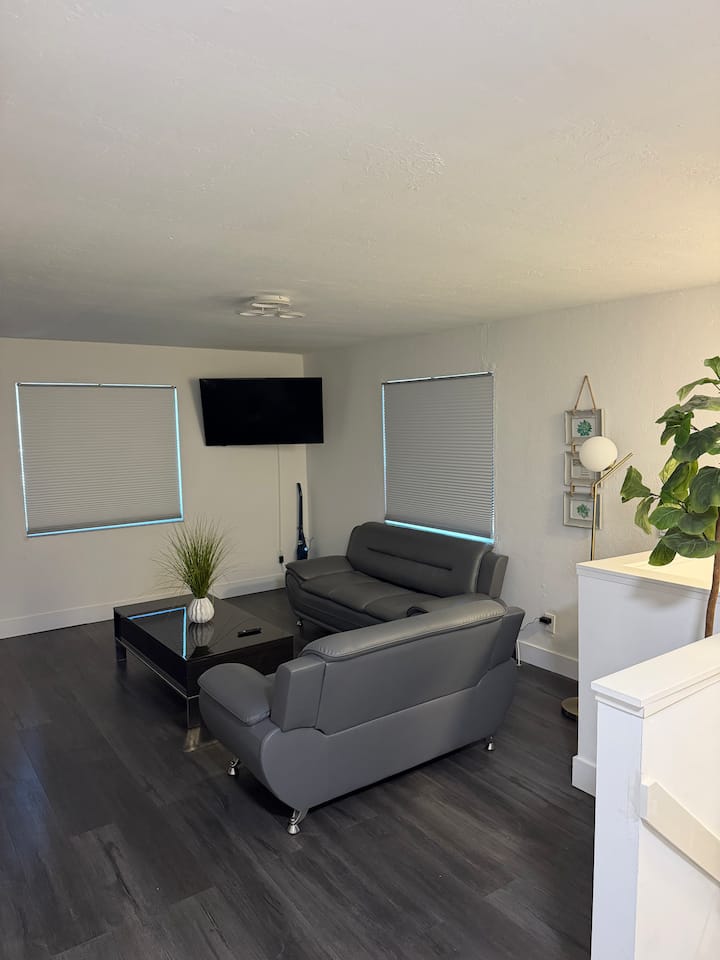 Coastal Palm Cottage - Estero, FL