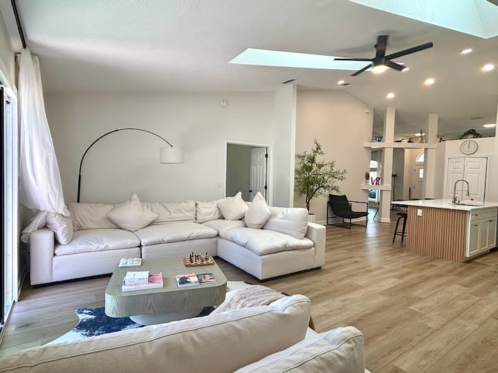 Jax 3br Retreat | Fully Updated, Beach Close - Jacksonville, FL