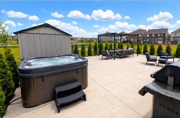 Modern Suite With Patio & Parkside Retreat - Ottawa