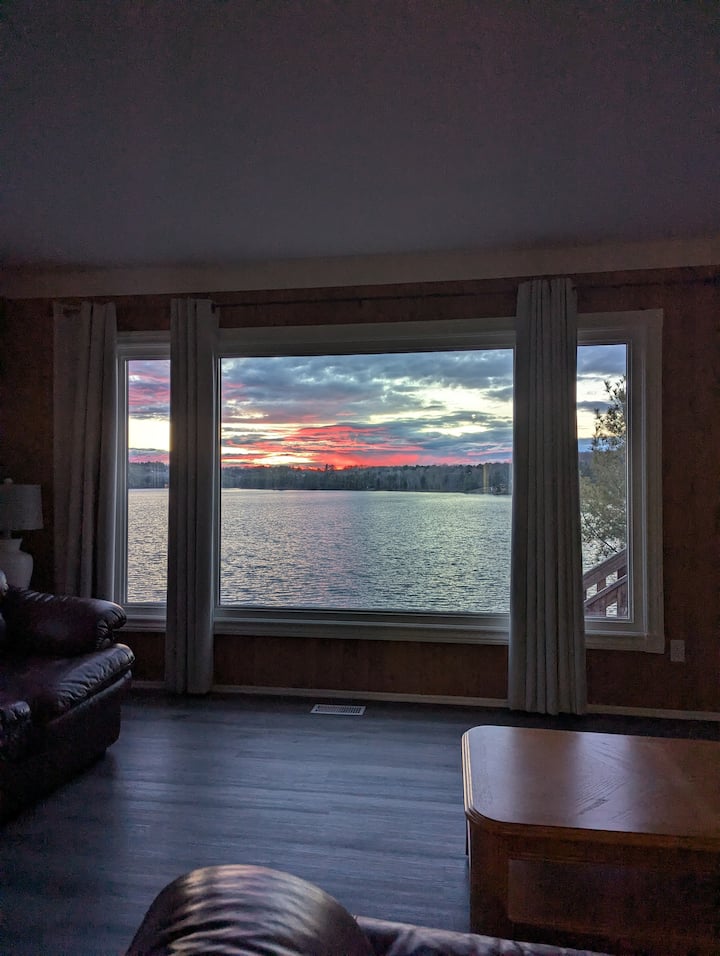 Lakefront Sunset View House - Sudbury Area - Espanola, Canada