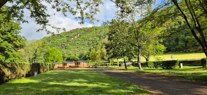 Chalet Du Béal, Bord De Rivière, Cantal - Massiac