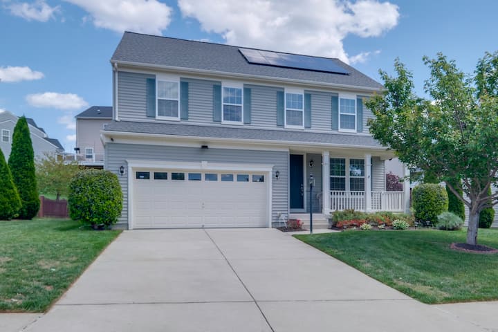 Easy Hwy Access To Dc! Family Home W/ Deck & Yard - Dumfries, VA