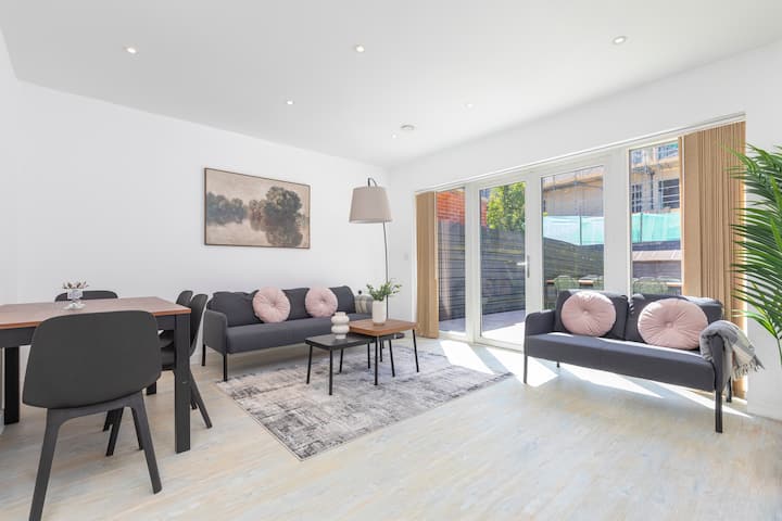 Modern Hove Home W/ Parking & Garden - Brighton