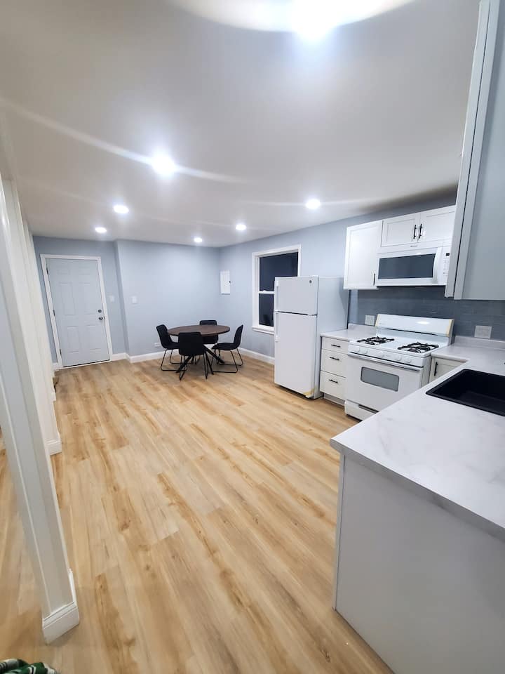 Suburban Haven Loft - Elmhurst, IL