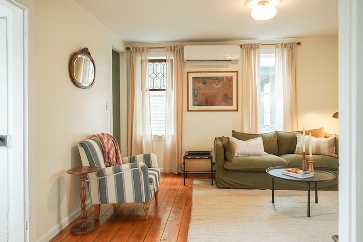 Charming Hudson Cottage – Minutes To Downtown - Hudson, NY