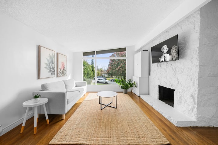 Bright 4br Home + Huge Yard | Walk To Lonsdale - North Vancouver