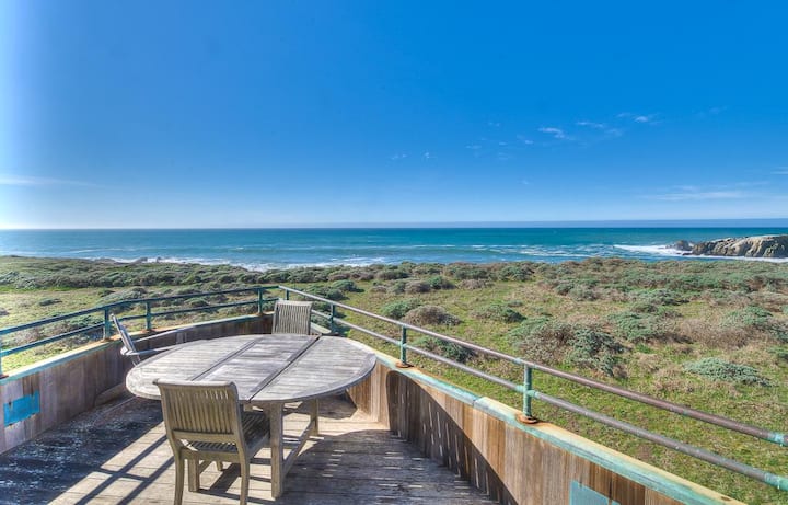 Berk | Ocean Views, Fireside Nights & Hot Tub - Gualala, CA
