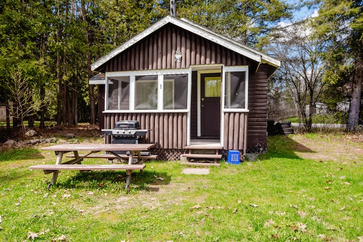 Cozy Waterfront 2-bdr Cottage In Bobcaygeon #01 - Kawartha Lakes