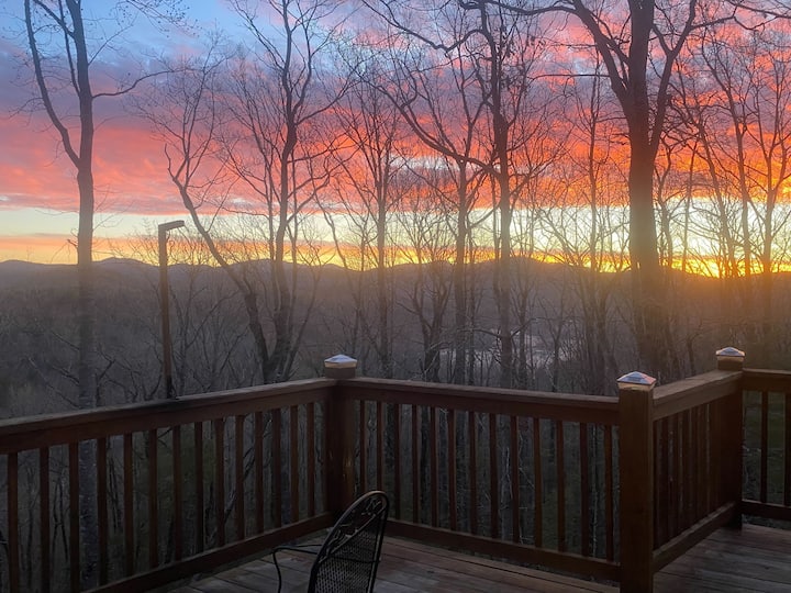 Million Dollar View -Firepit, Pool Table, Mtn View - Suches, GA