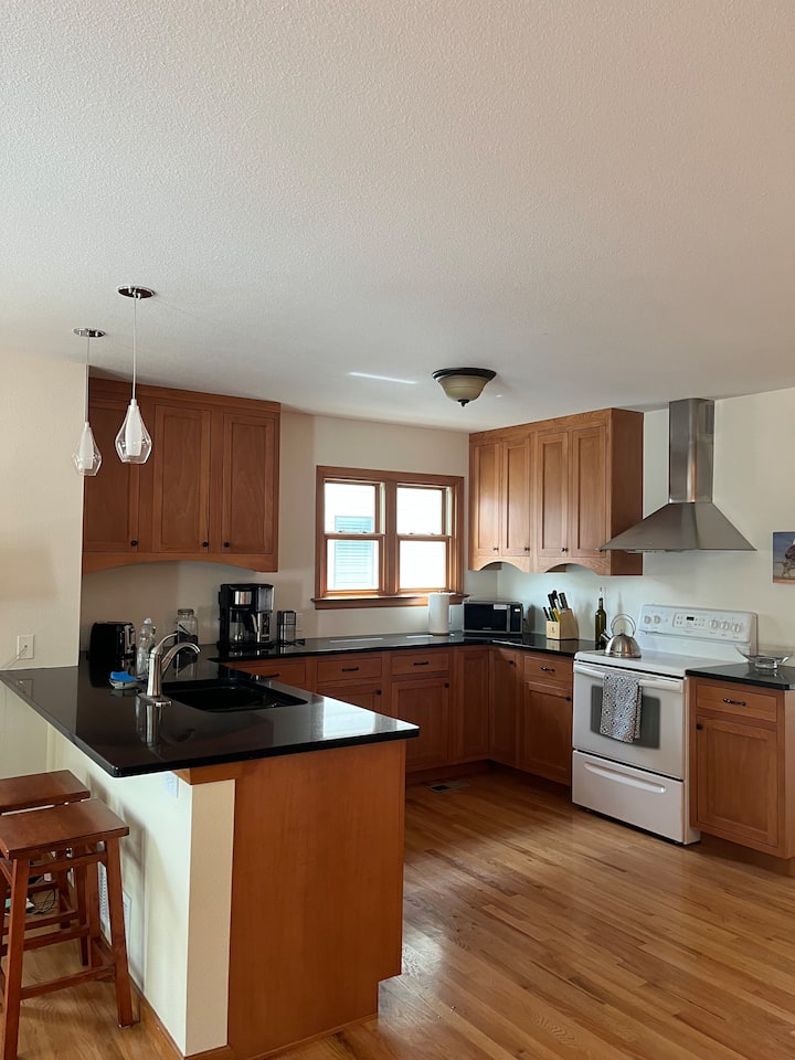 Old Town Longmont Bungalow - Lyons, CO