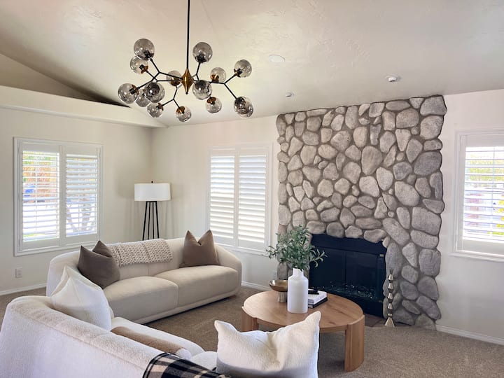 Central Oc Modern Home | Brand New Kitchen & Bath - Balboa Island, CA